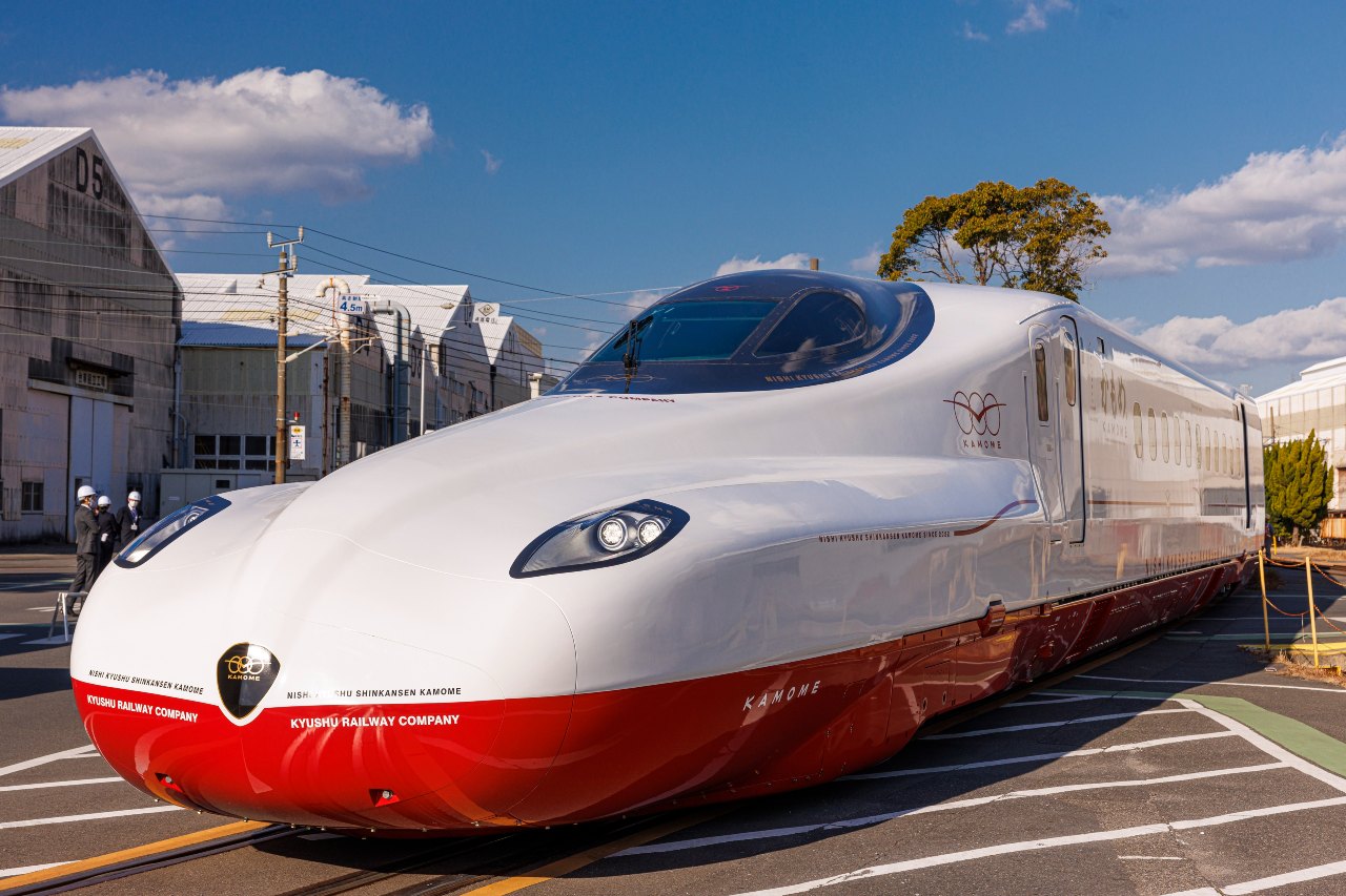 Short route, big excitement: Japan’s new bullet train | Ute Junker